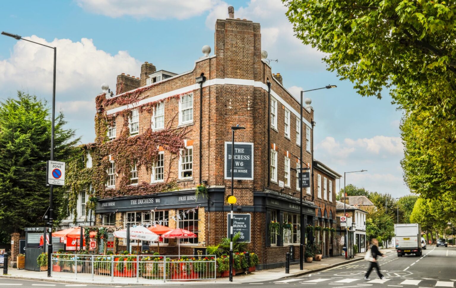 Cosiest pubs in West London | Horton and Garton
